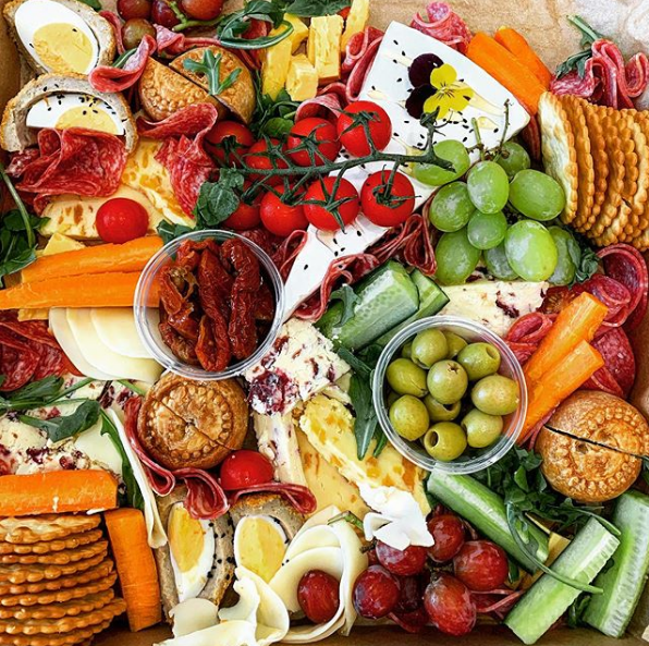 Porky Dot's Pantry - Fresh food platters and boxes
